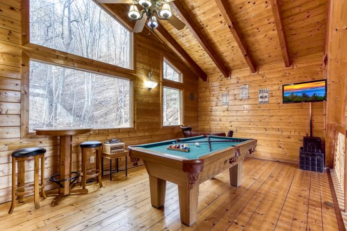 Wears Valley :: Bear Camp Cabin Rentals