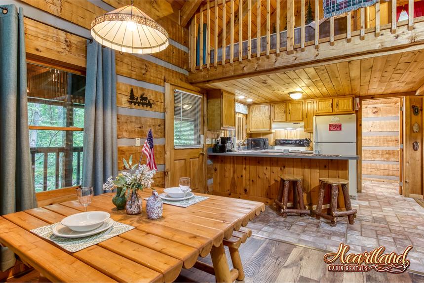 Cozy Mountain Hideaway :: Heartland Cabin Rentals