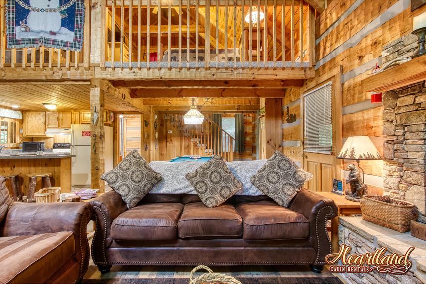 Cozy Mountain Hideaway :: Heartland Cabin Rentals