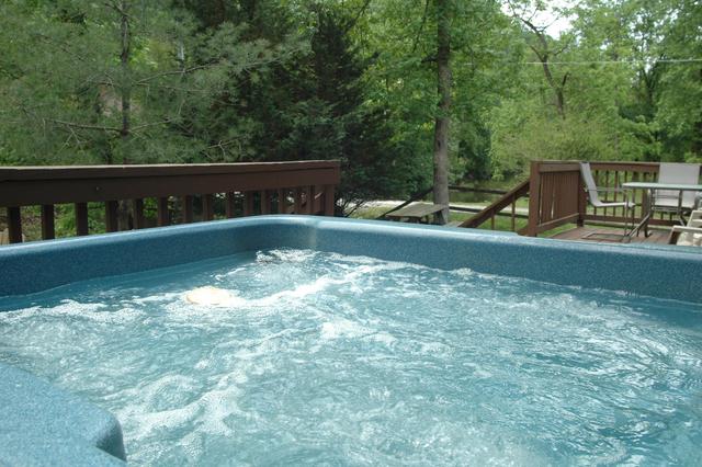 Pool Cabins - Maples Ridge Cabin Rentals